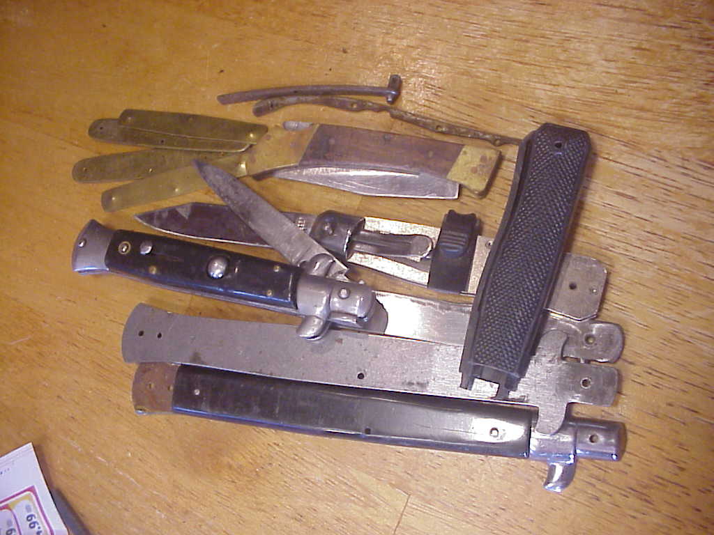 Broken switchblade knives and parts for repair or display – Apple ...