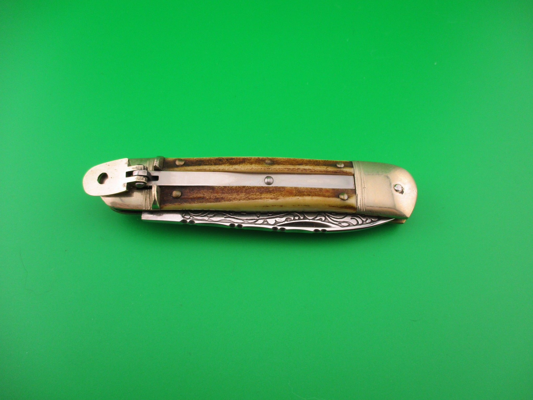 German automatic lever knives. Switchblades made in Germany. – Apple ...