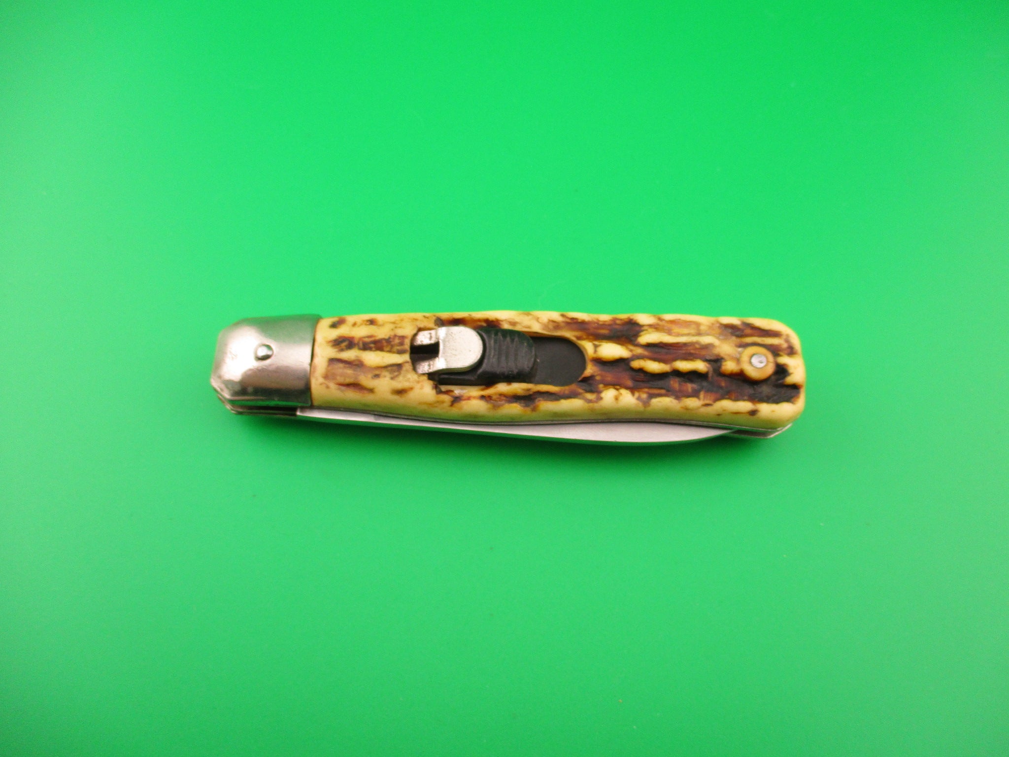 German automatic lever knives. Switchblades made in Germany. – Apple ...