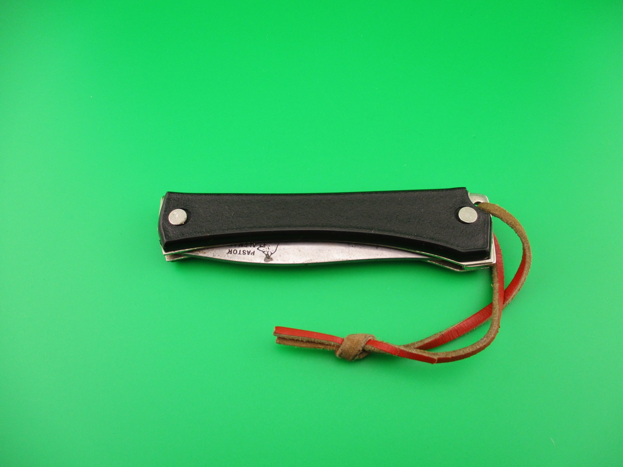 PASTOR ALEMAN 20cm Black Cord pull Coil Spring vintage automatic knife ...