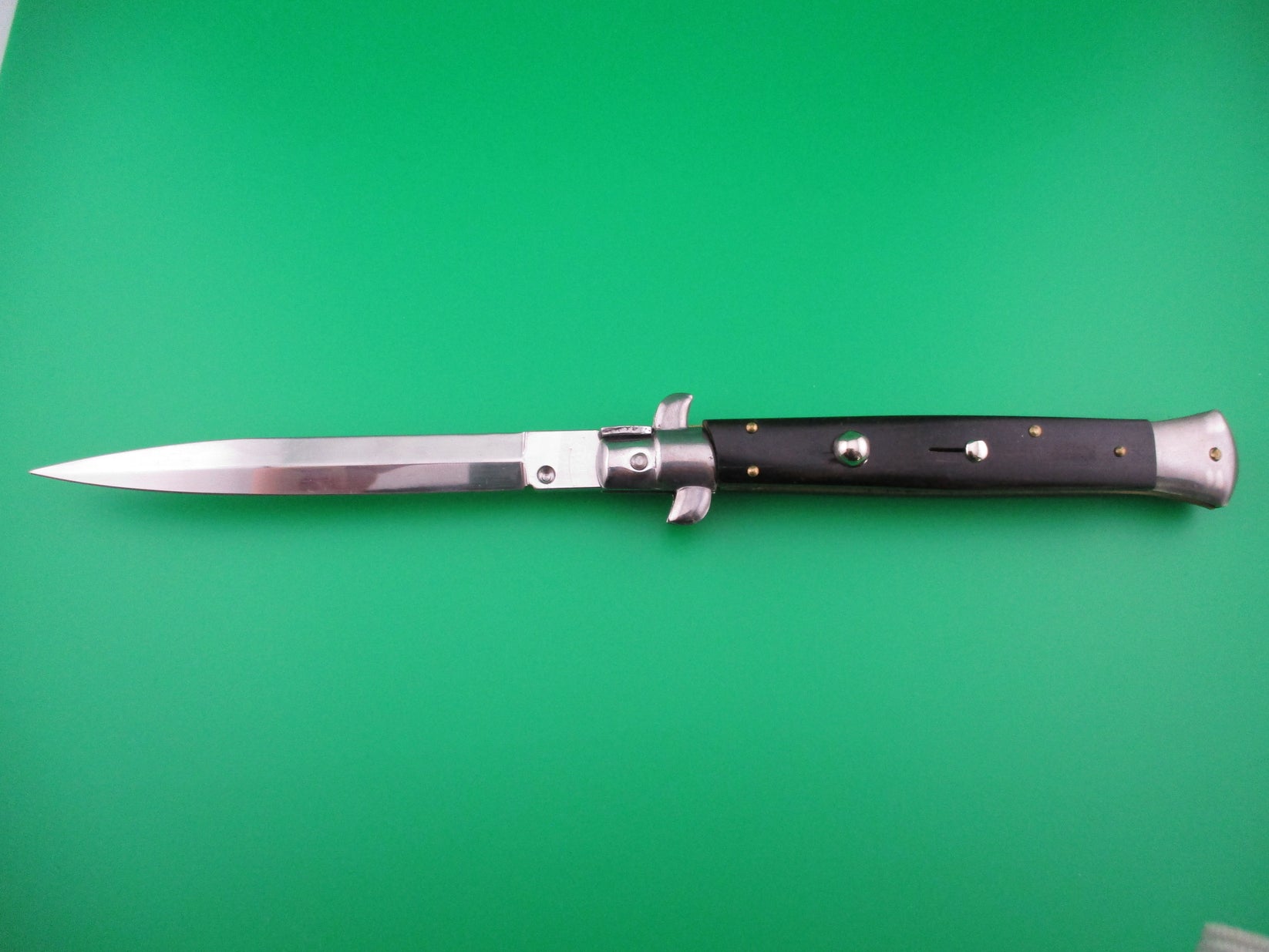 Frank B Italian 11 inch Dagger grind Ebony automatic knife – Apple ...