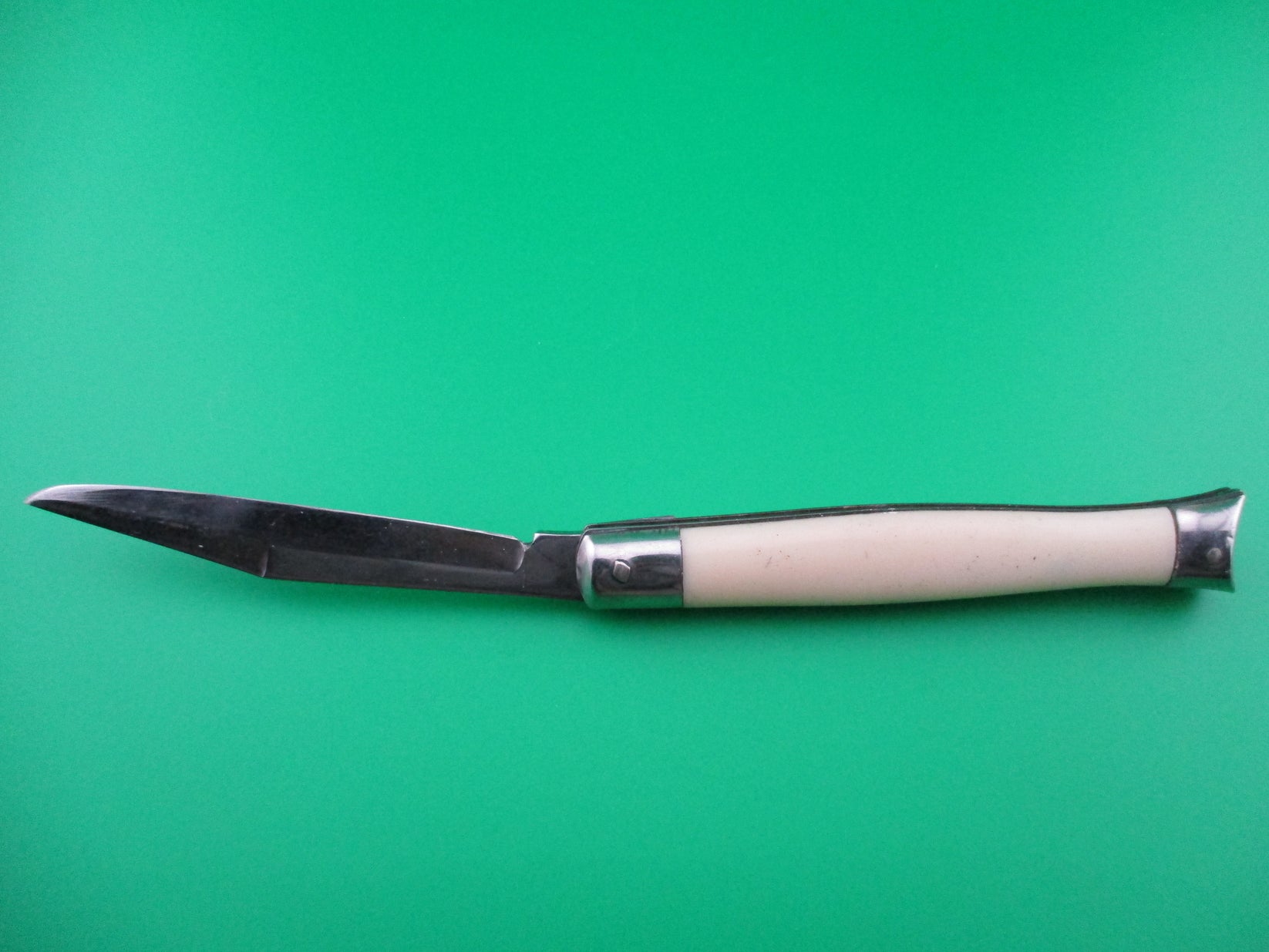 z Colonial Shur Snap fishtail cream – Apple Valley Knives