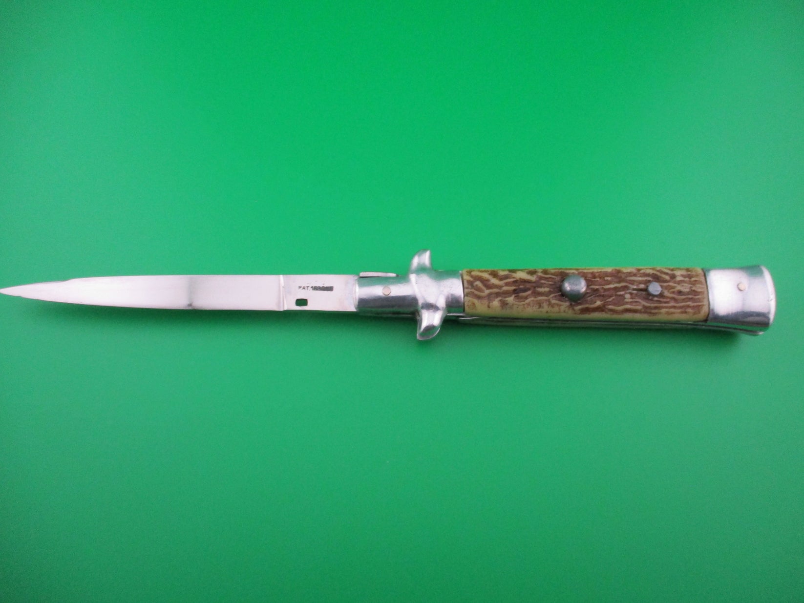 Spanish Stiletto switchblade faux stag – Apple Valley Knives