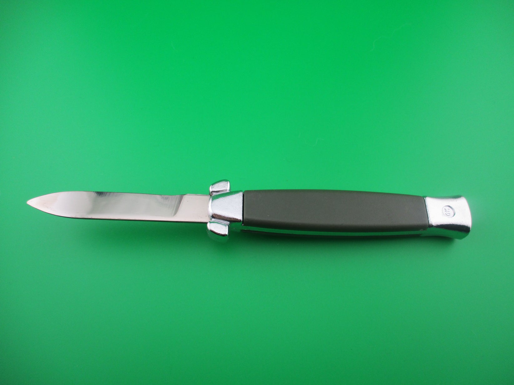 z Super-Automatic Springer OTF switchblade original box – Apple Valley ...