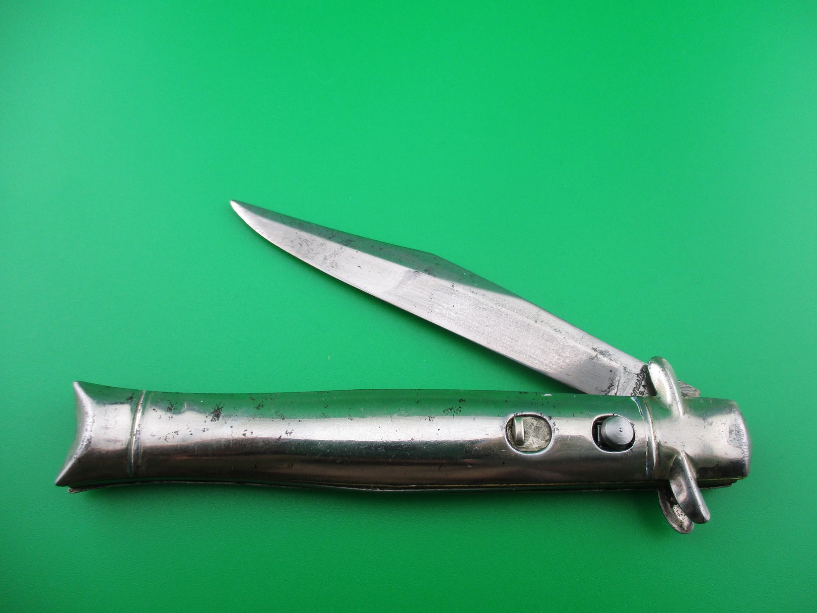 z Edgemaster Bowtie metal scales vintage switchblade – Apple Valley Knives