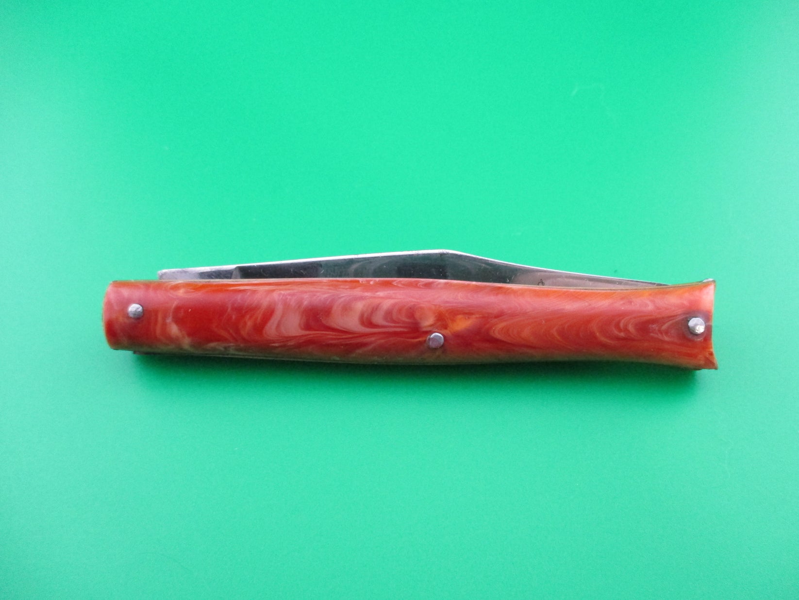 z Edgemaster Fishtail Tan swirl automatic knife – Apple Valley Knives