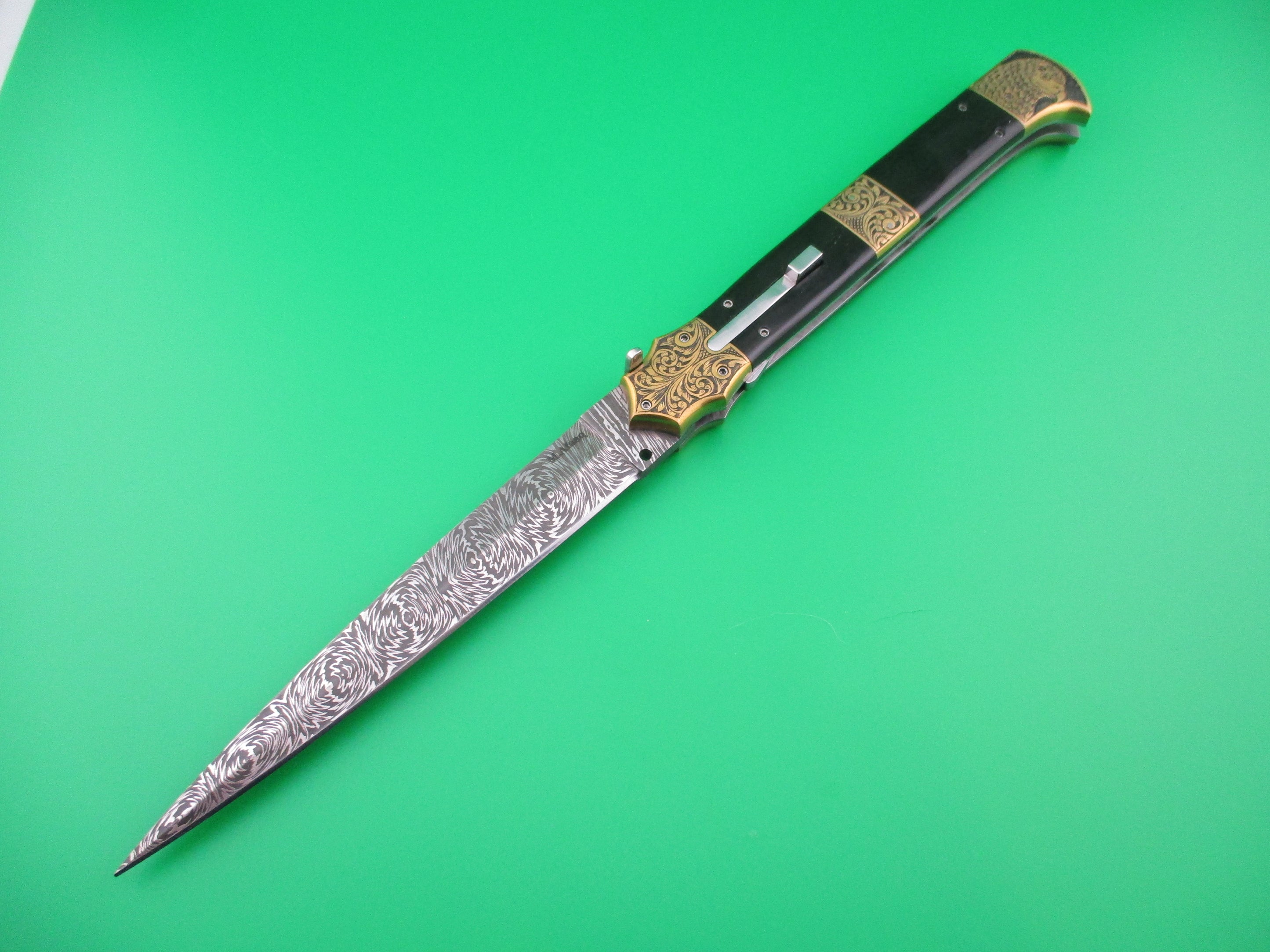 z Damascus Custom Eagle Engraved automatic knife – Apple Valley Knives