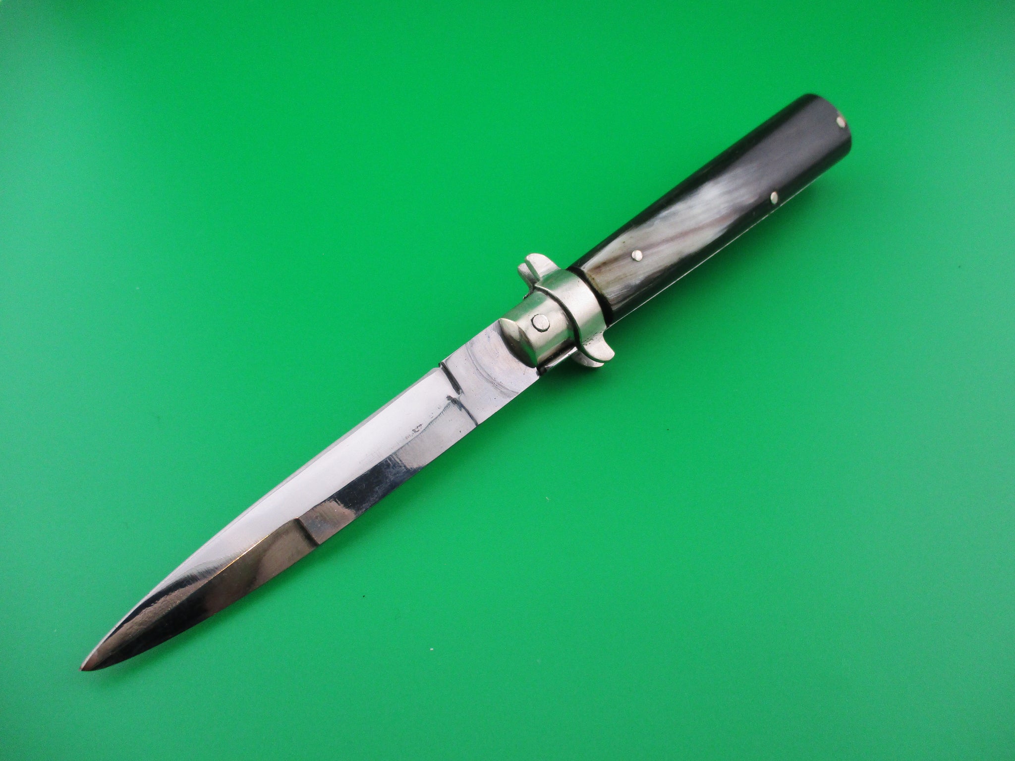 z JTK Small Frosolone Flatguard Custom automatic knife – Apple Valley ...