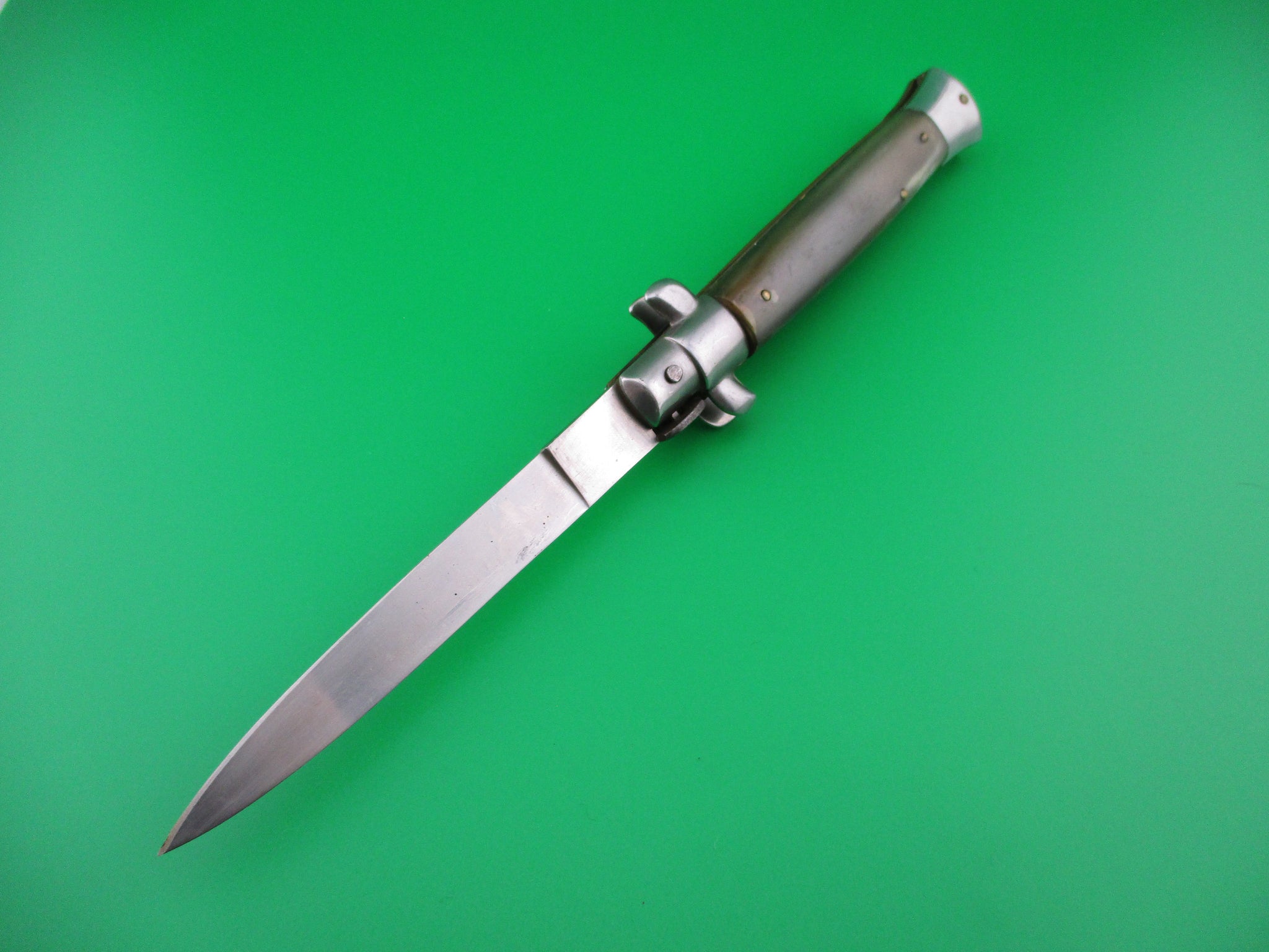 INOX 23cm Italian Stiletto horn handled switchblade knife – Apple ...