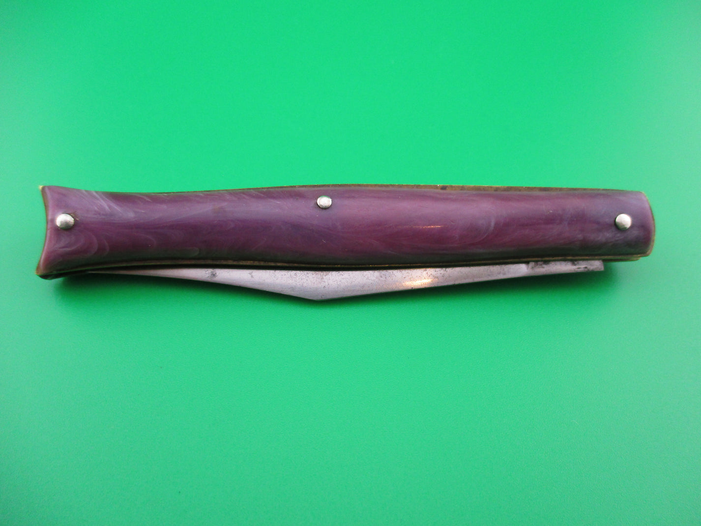 z Edgemaster Fishtail Purple swirl 1950s American switchblade – Apple ...