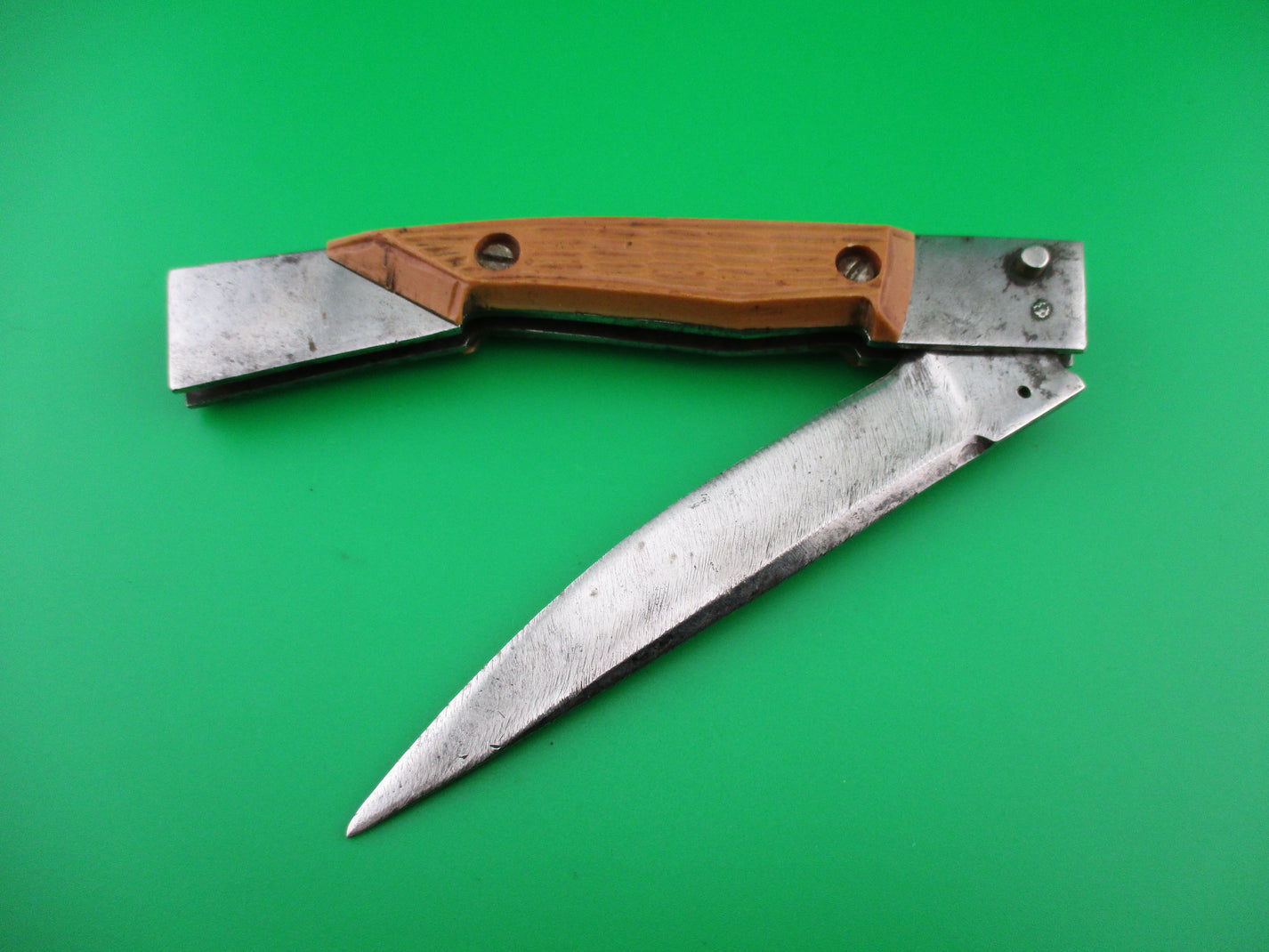 RPK 24cm Russian Prison Knife Tan Gunstock automatic knife – Apple ...
