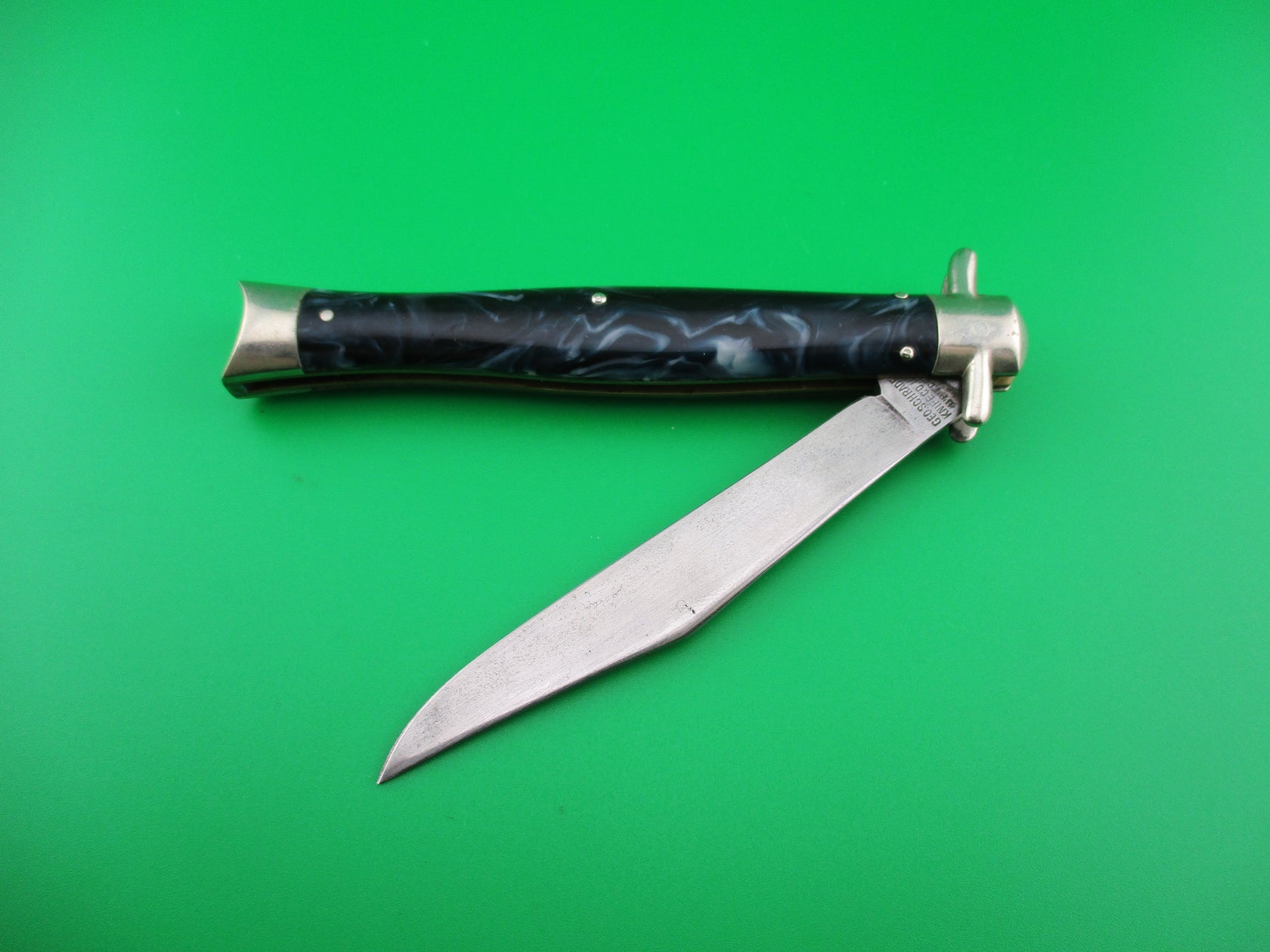 PRESTO Fishtail bowtie Blue swirl celluloid switchblade knife – Apple ...