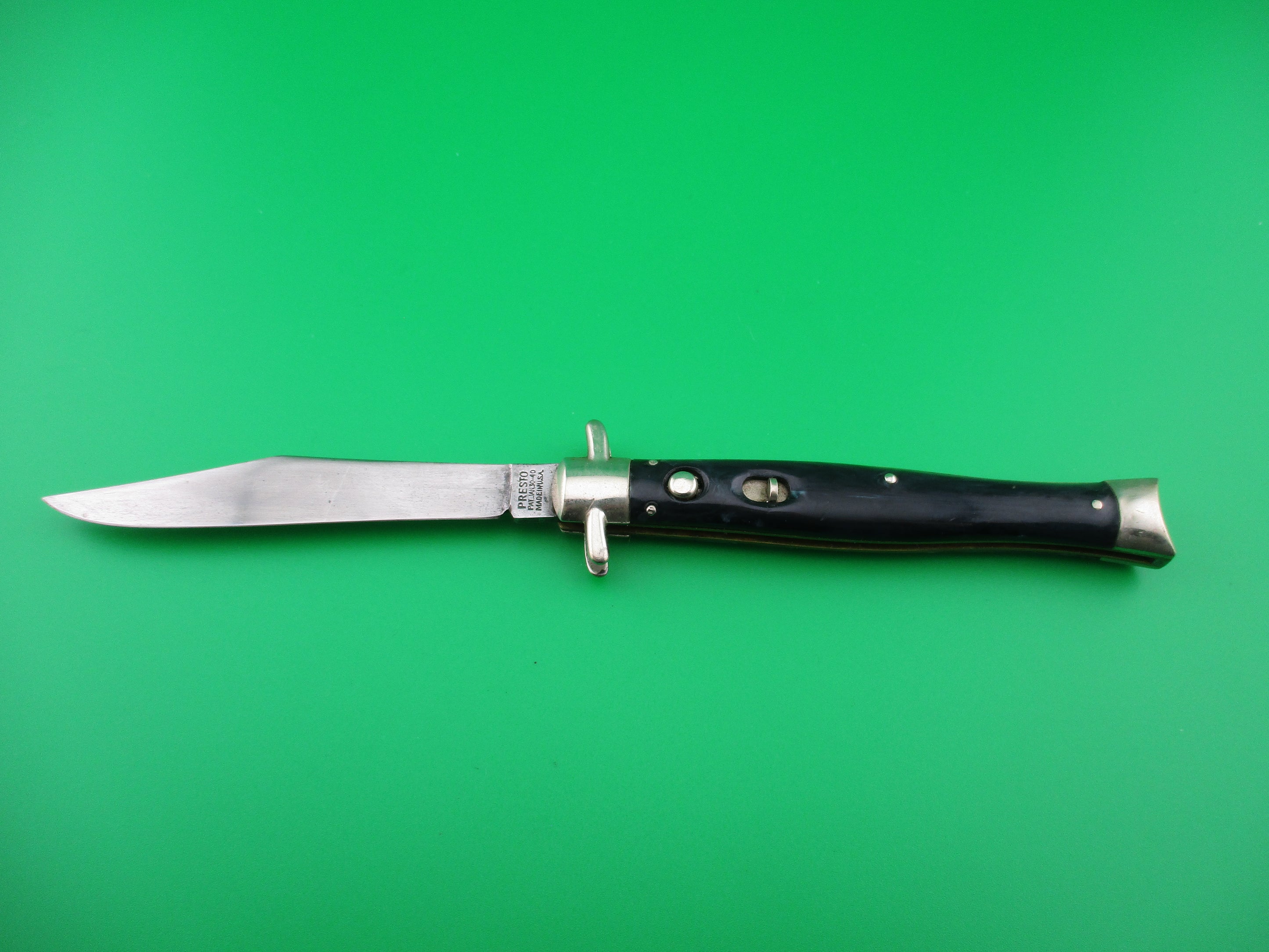 PRESTO Fishtail bowtie Blue swirl celluloid switchblade knife – Apple ...